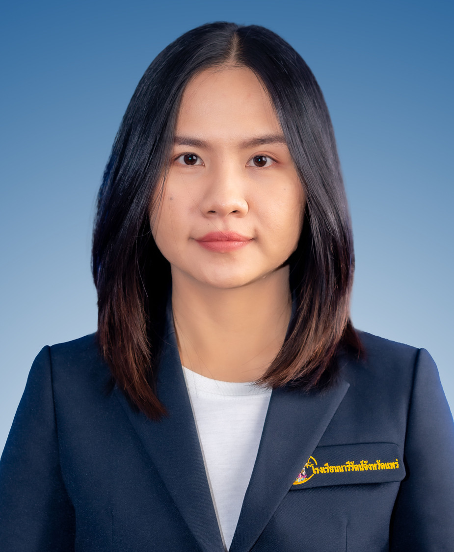 บุคคลากรโรงเรียนนารีรัตน์จังหวีดแพร่